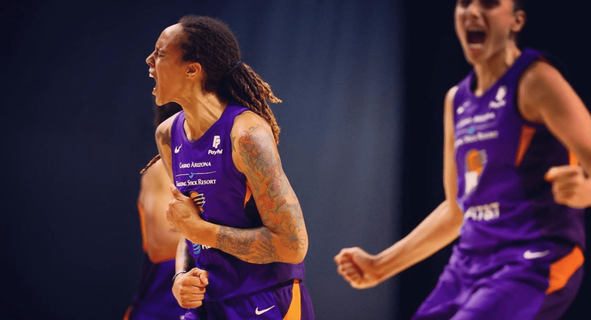 Brittney Griner Re-signs With the Phoenix Mercury After Russian Detainment - AfterEllen